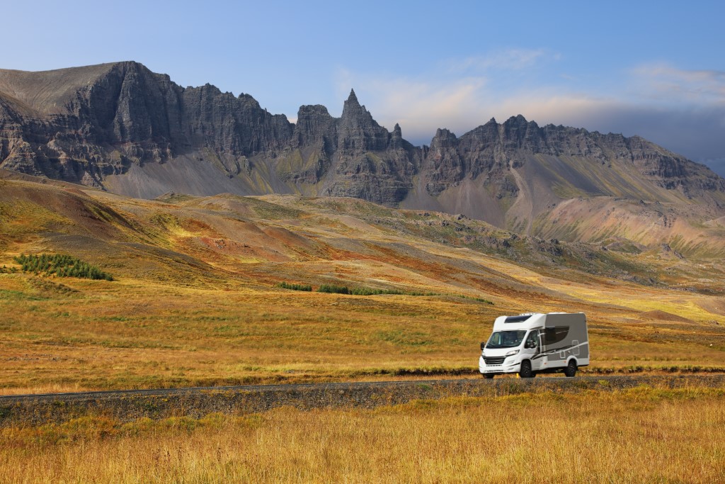The Weather in Iceland By Month - How to Read the Icelandic Weather ...